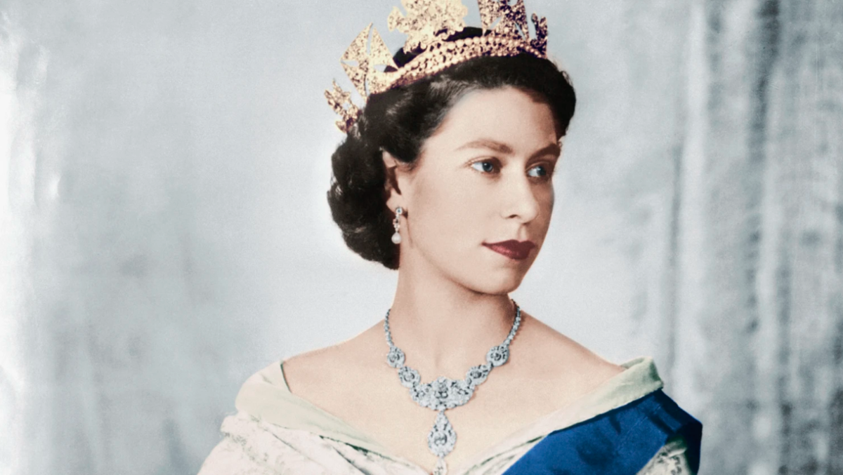 20 Crown Logos to Inspire Authority and Grace - Unlimited Graphic ...